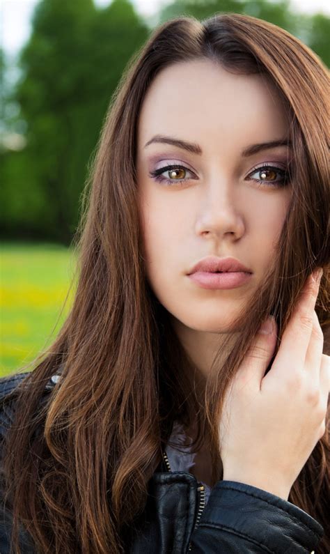 Download Wallpaper Girl Long Hair Brown Hair Brown Eyes Photo