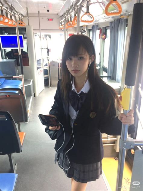 Rednote Id Sea27 ★ Poses To Do With Bus School Picture Bus Poses