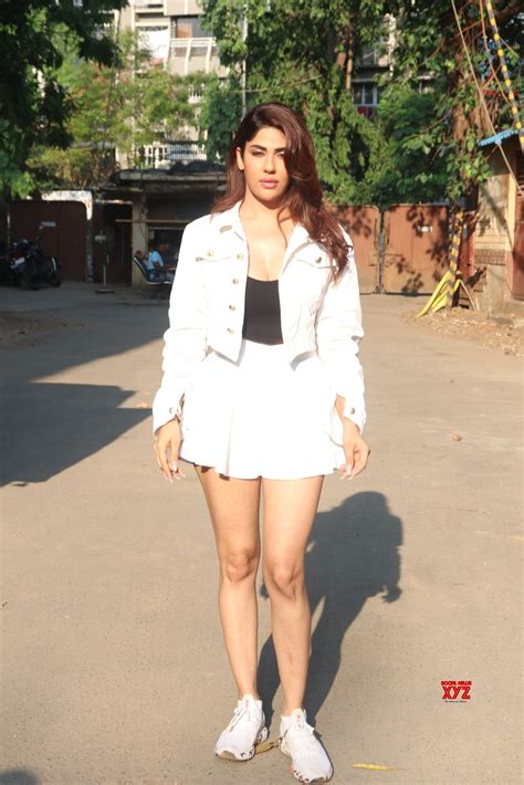 Actress Renu Kaushal Spotted Shooting For Her Big Project Gallery Social News Xyz