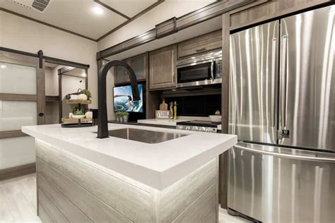 New 2023 Grand Design Solitude S Class 3740 Bh 3740bh R Tulsa Ok