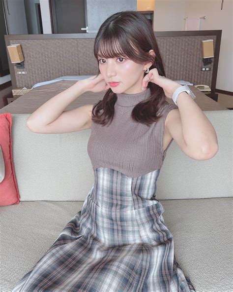 本田夕歩さんのインスタグラム写真 本田夕歩instagram「秋服🍁 後ろがコルセットぽくなってて細見えするのがよき！ ジャケットと合わせたらまだまだ着れるよ〜♡♡ ・ ・ チェック