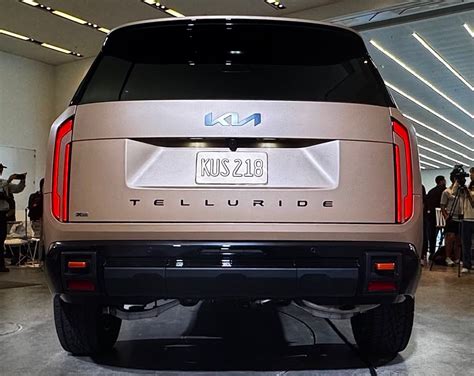 Heres Our First In Person Look At The Radically New 2027 Kia Telluride