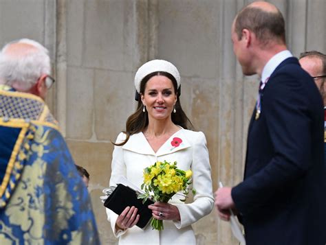 Monarchy Rests On Kate Middletons Slender Shoulders Book Toronto Sun