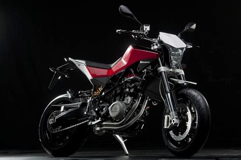 Husqvarna Nuda 900 2011 2012 Review Specs And Prices