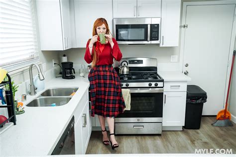 Lauren Phillips Lauren Loves Creampies Momdripslaurenphillips049