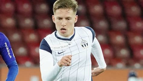 Fcz Verteidiger Becir Omeragic Wird Auch Vom Bvb Umgarnt