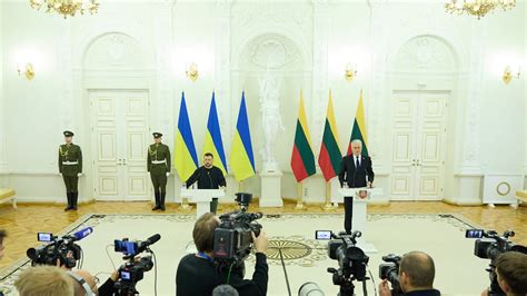 Заяви для ЗМІ за результатами переговорів Володимира Зеленського та Гітанаса Наусєди Youtube