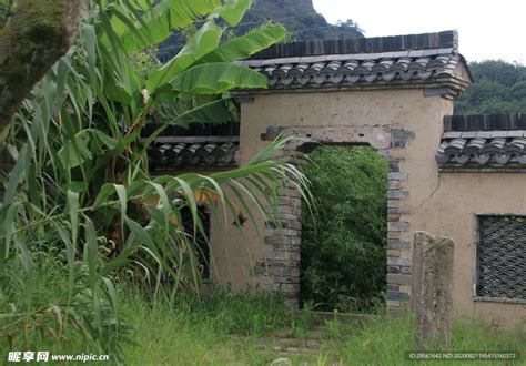 农村土墙院门摄影图 自然风景 自然景观 摄影图库 昵图网