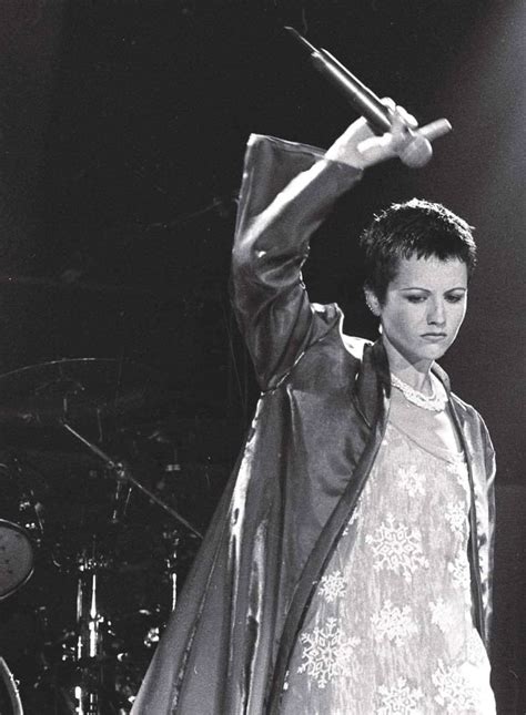 Dolores Oriordan Dolores Oriordan Women In Music Punk Outfits