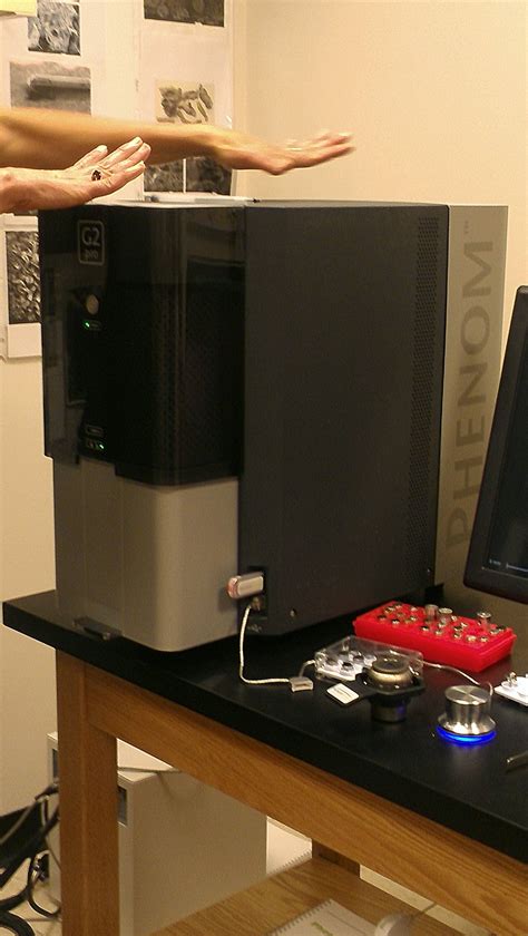 Got To Play With A Scanning Electron Micropscope Today 45000x Zoom Imgur