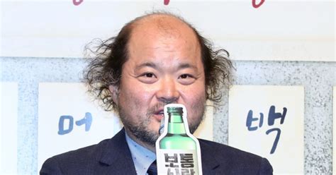 포토 소감 밝히는 배우 김상호