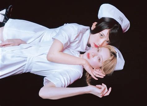 Super Impassioned Net Generation Sing 一张照片告别2020 再见2020 再见sing陈丽 2021是全新的开始 想我就call我 你好陈丽