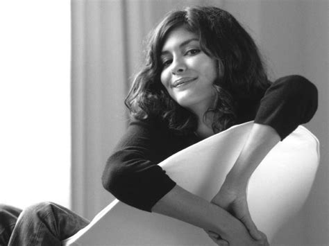 Audrey Tautou Sexy Wallpaper Images