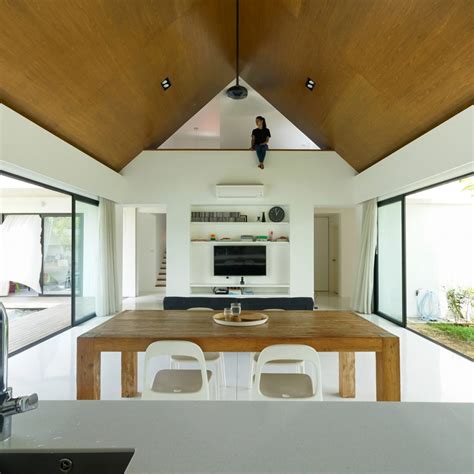 Planter Box House By Formzero Is A Concrete Home Covered In Plants