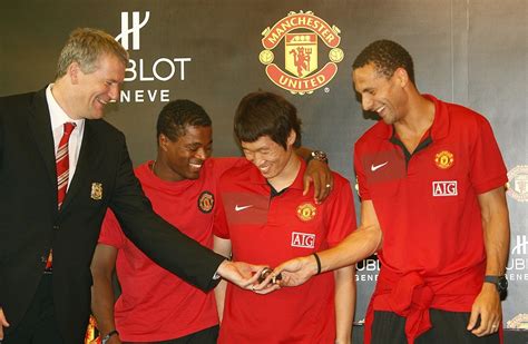 حضور پارک جی سونگ، پاتریس اورا و ریو فردیناند در پاریس عکس طرفداری