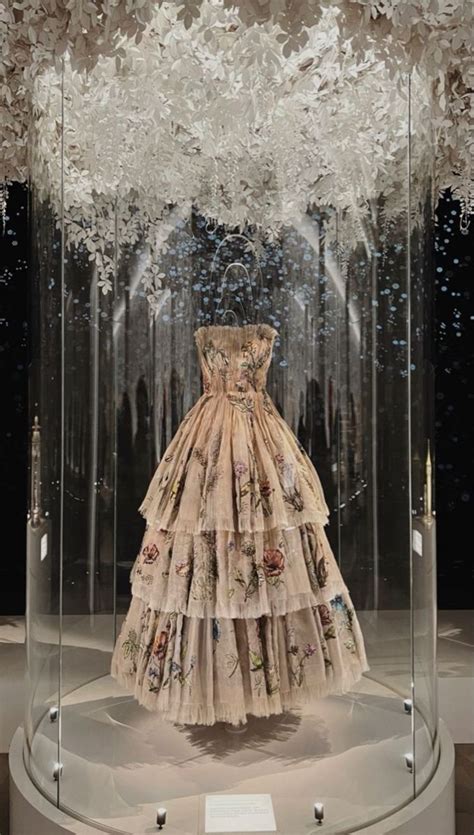 Christian Dior Colours Of Blossom Dior Dress Couture Fashion Fancy