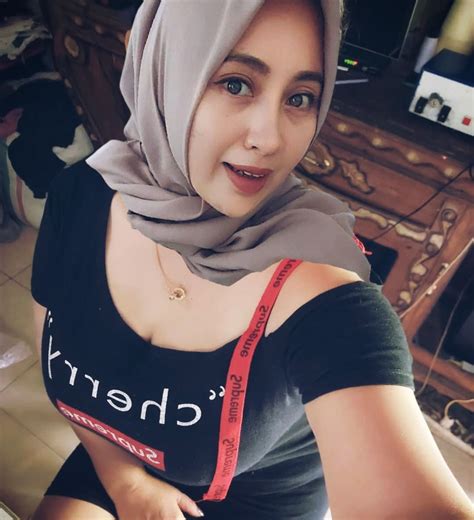 Pin Oleh Ustadzah Solehot Di Ibu Ibu Cantik Berhijab Gaya Hijab