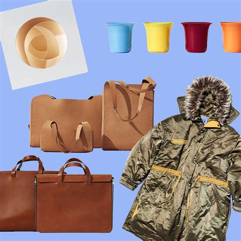 Es Devlin Erects Monumental Rotating Library On Miami Beach