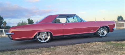 1 Rad Riv This 1965 Buick Riviera Mild Custom Is Just Right