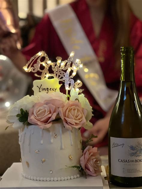 「私人訂造」婚前派對蛋糕 婚宴蛋糕 生日蛋糕 小朋友蛋糕 翻糖蛋糕 性別揭曉蛋糕 百日宴蛋糕 男女朋友蛋糕 紀念日蛋糕 花花蛋糕 卡通蛋糕 芝士蛋糕 千層蛋糕 慕絲蛋糕 鏡面蛋糕 拉錢蛋糕