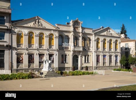 Facadeexteriorofmuseum Of Fine Artsmuseedesbeaux Artson