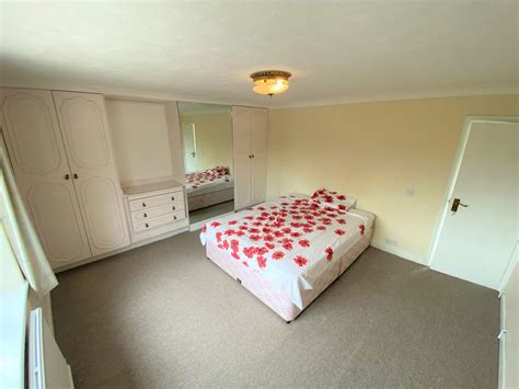 High Street Shirrell Heath Taylor Hill And Bond