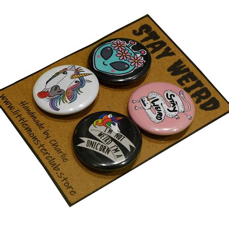 Stay Weird Pin Badge Button Pack Insignias De 25 Mm Etsy