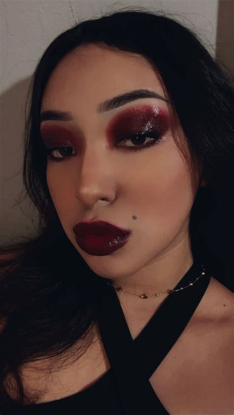 Red Wine Vino Tinto Makeup Dark Eye Makeup Glossy Makeup Makeup