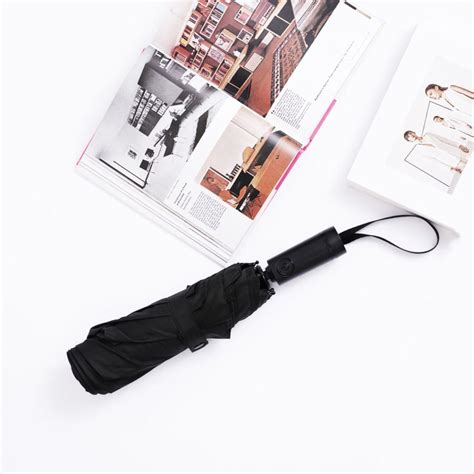 Xiaomi ra mắt ô tự động gập che được người chịu được gió mạnh giá ngàn