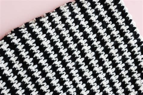 Learn How To Crochet The Houndstooth Stitch Bella Coco Crochet