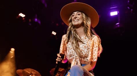 Lainey Wilson Earns Her Fifth 1 Hit Song