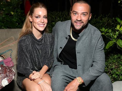 Jesse Williams Marries Hotel Costiera Co Star Alejandra Onieva Gold