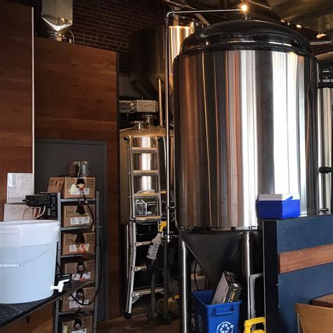 Magnuson Cafe And Brewery Seattle Restaurant Reviews Photos And Phone