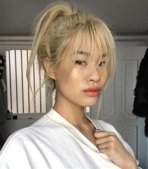 Strawberry Lips Scrolller