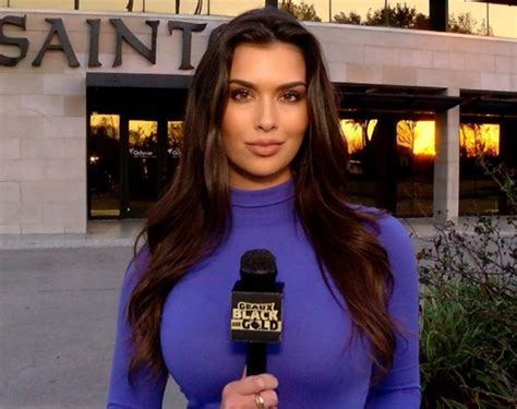 Bucs Fans Celebrate Reporter Aileen Hnatiuks Switch From Saints