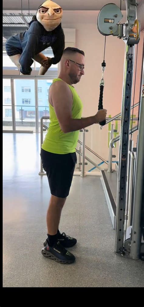 Ryan Windridge Posture Look At Full Image Rdannyaaronsmore