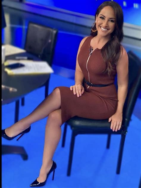 Pin By Legsfan On Ladies Tv And Radio Female News Anchors Women With
