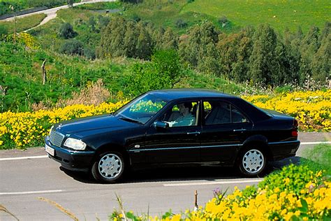 Foto Mercedes Classe C La W202 Compie 30 Anni Alvolanteit