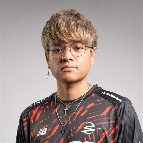 Faide Apex Legends Settings Keybinds Sensitivity And More 2025 Setupgg