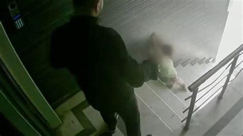 Canavar Baba Davasında Yeni Gelişme Çocuğunu Tekmeleyerek