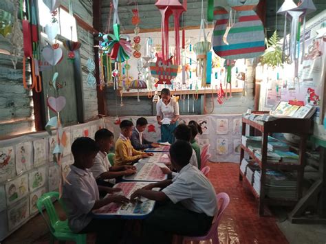 မိုင်းခုတ်မြို့၊ ပြန်ကြားရေးနှင့်ပြည်သူ့ဆက်ဆံရေးဦးစီးဌာနရုံးရှိ ကလေးစာဖတ်ခန်း၌ အရုပ်ခေါက်ပြိုင်ပ