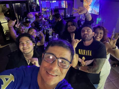 Lester Del Sabado En Los Perros Restaurant Bar No Es Por Que Sea Mi