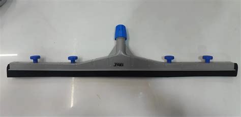 Plastic Floor Squeeze 55 Cm 24 Inch At ₹ 450piece In Lucknow Id