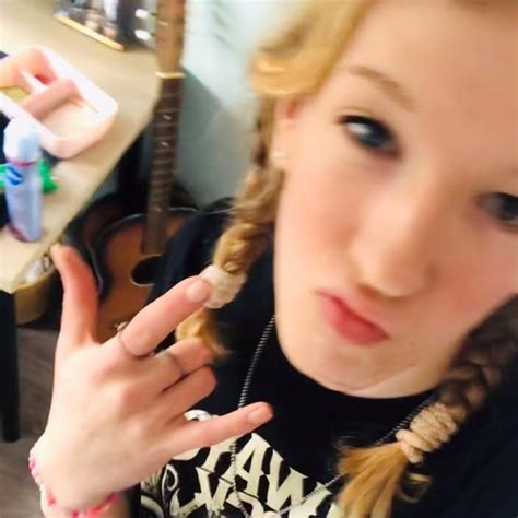 𝒎𝒂𝒚𝒍𝒆𝒂 𝒋𝒂𝒏𝒆˖˚ ࣪ M Jane 17x • Threads Say More