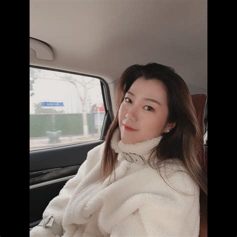 Vivien Chen 海外销售 长江存储科技 Linkedin