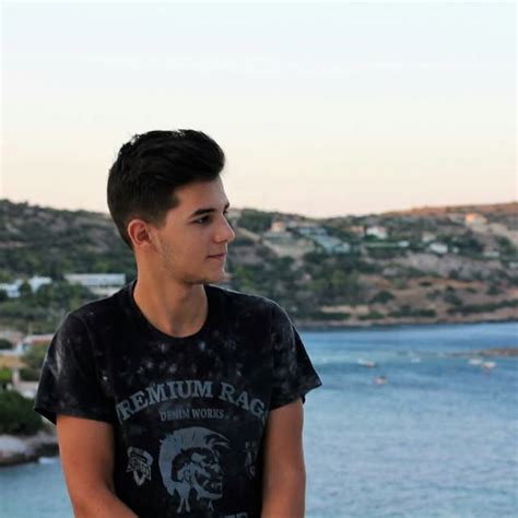 Αλέξανδρος Κλαμάρης Alex Klam • Threads Say More