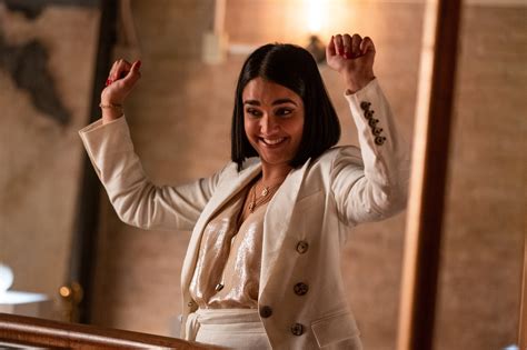 The Broken Hearts Gallery Movie Review Its Art Man