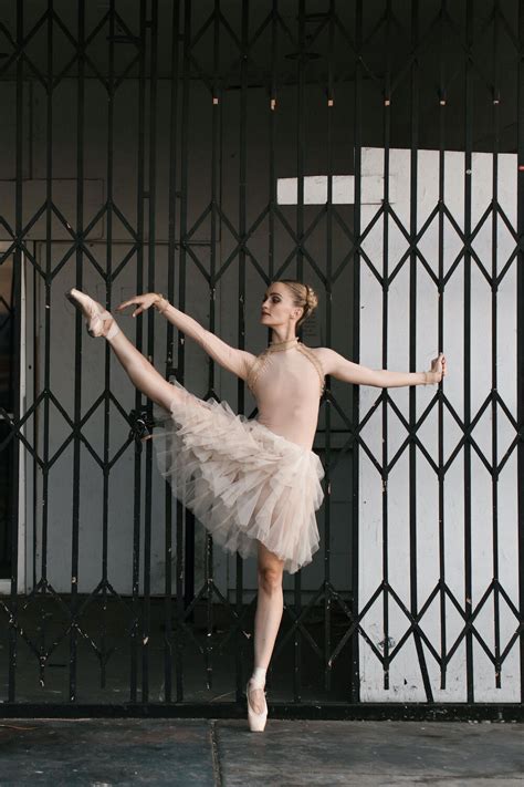 Downtown Ballerina Portraits — Aimlee Photography