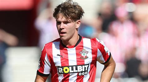 Latest Transfer News Southampton Set Dibling Asking Price Arsenal Want Bundesliga Striker