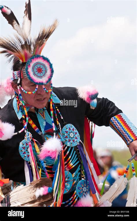Chicken Dance Regalia Native American Celebration Of Culture At